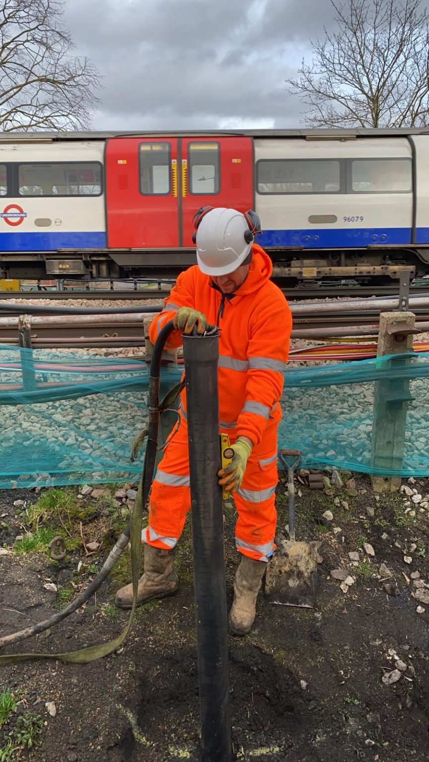 CFA Piling London - Continuous Flight Auger Piles London Contractors